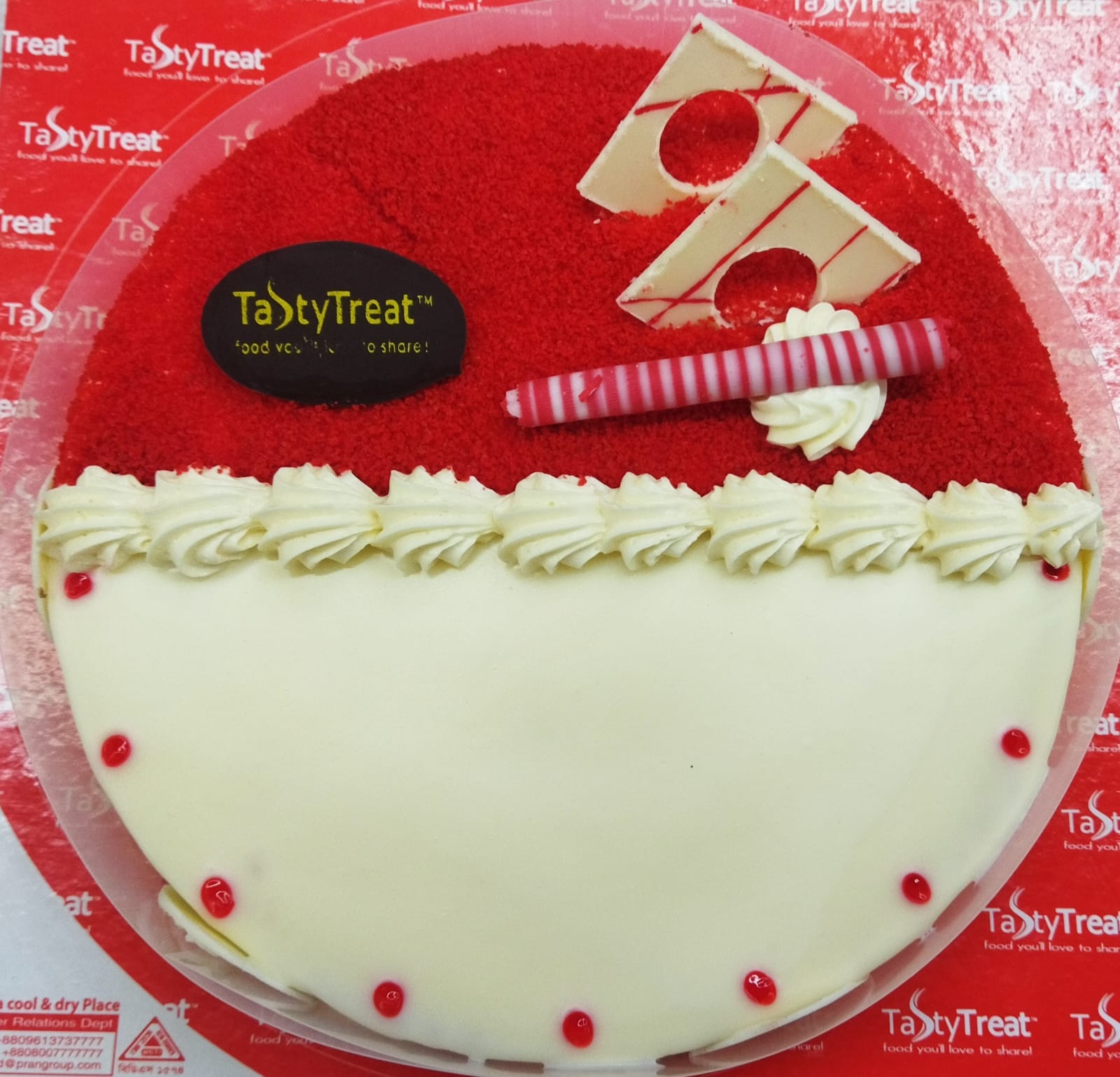 Cakes & Pastry :: Regular Cake :: Vanilla & Red Velvet divided cake 1kg